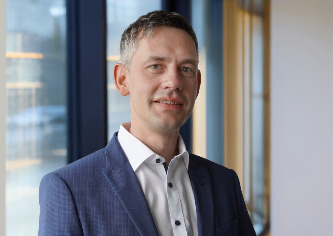 DATA MODUL management team & values